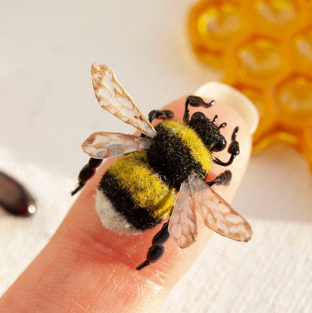 Realistic Bumble Bee Figurine, Apiary Gift Collection, Bumblebee ...
