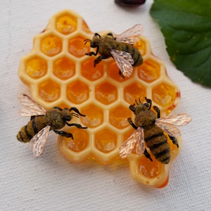Realistic Fake Bee Figurine, Honeybee Miniature, Plant Decorations Set ...