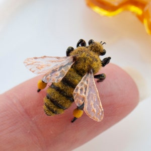 Realistic Fake Bee Figurine, Honeybee Miniature, Plant Decorations Set ...