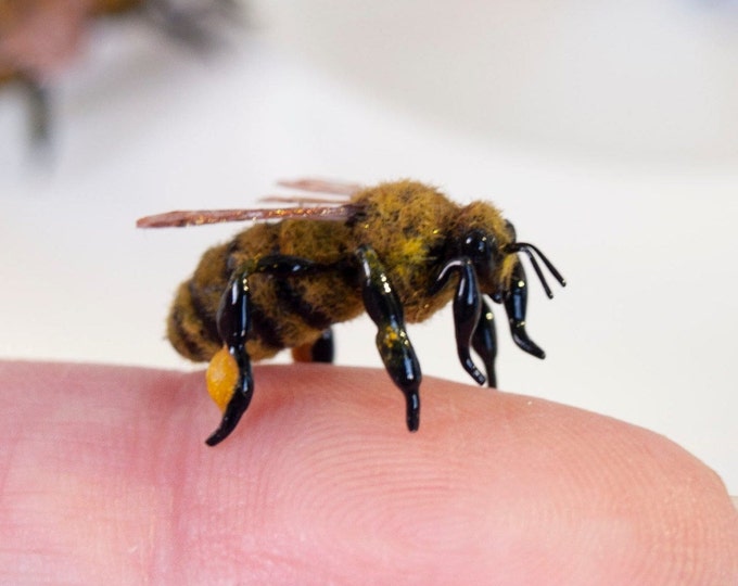 Honeybee Decoration, Realistic Needle Felted Bee Ornament, Gift for Bee ...