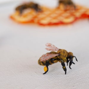 Realistic Fake Bee Figurine, Honeybee Miniature, Plant Decorations Set ...