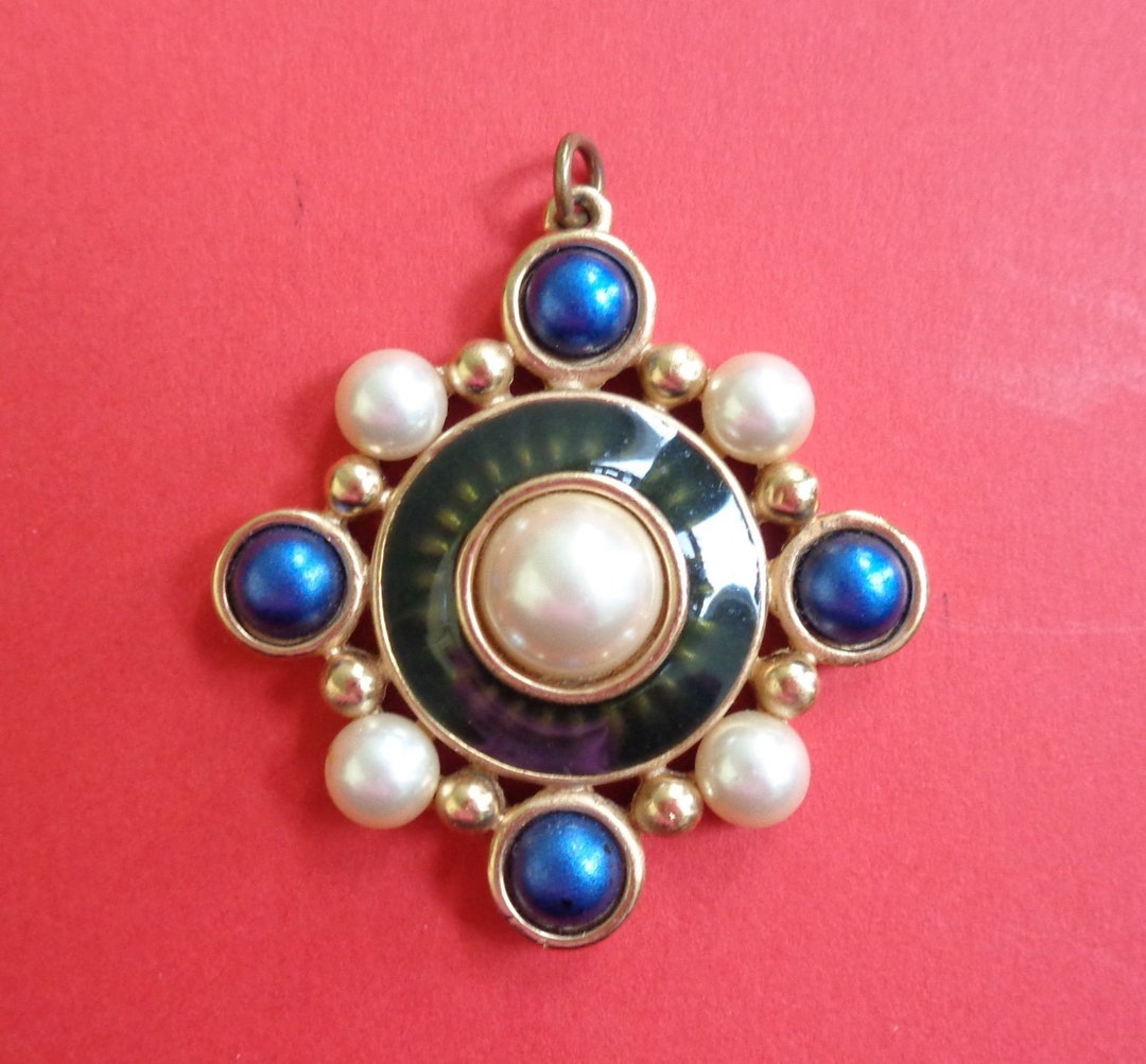 Vintage LCI Liz Claiborne Blue and White Faux Pearl and Gold Tone ...