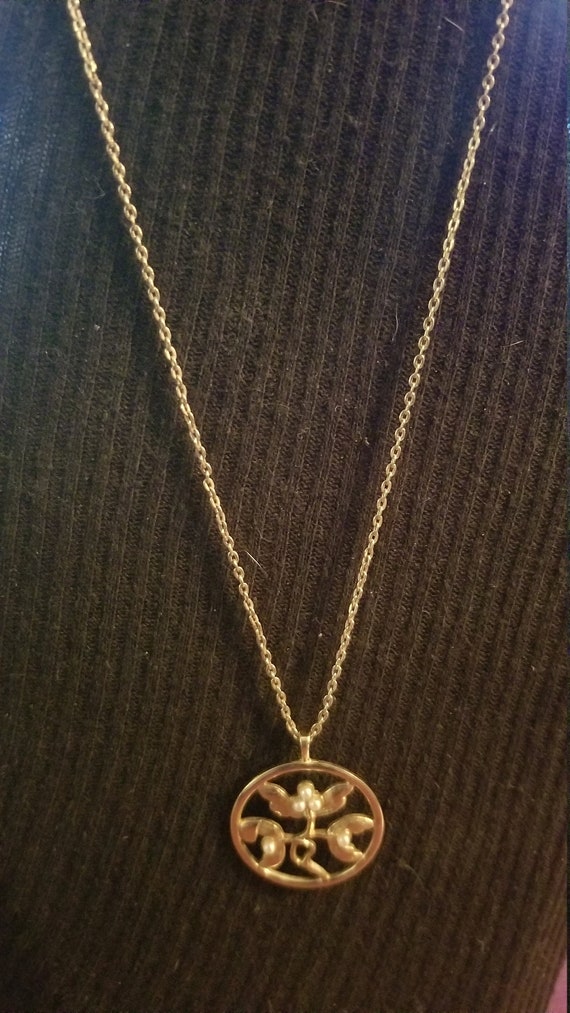 Vintage Avon Gold & Pearl Necklace - Gem