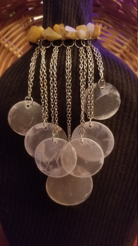 Vintage stone & shell - Gem