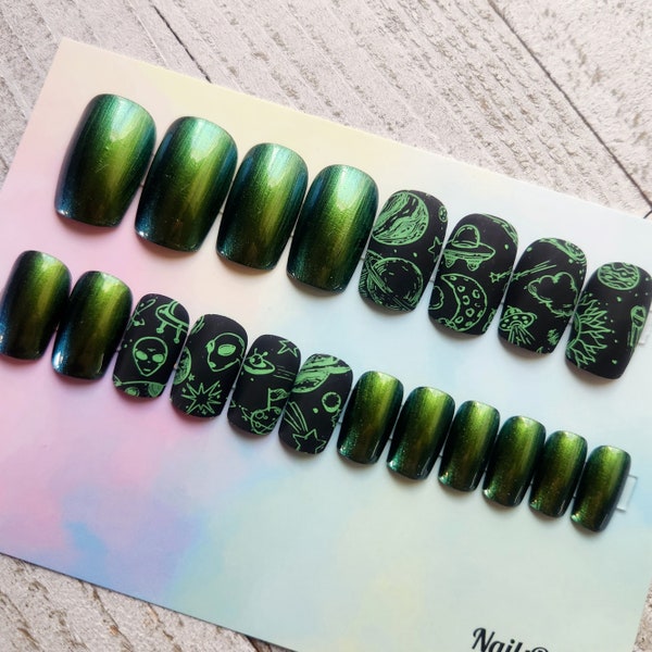 Alien Nails - Etsy