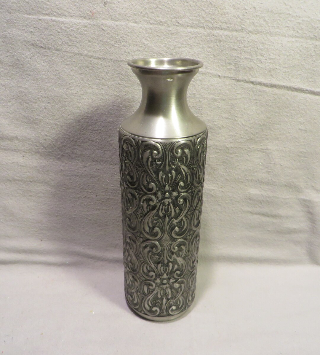 Vintage Mid Century Modern Kalmar Pewter Norway 10" Repousse Embossed ...