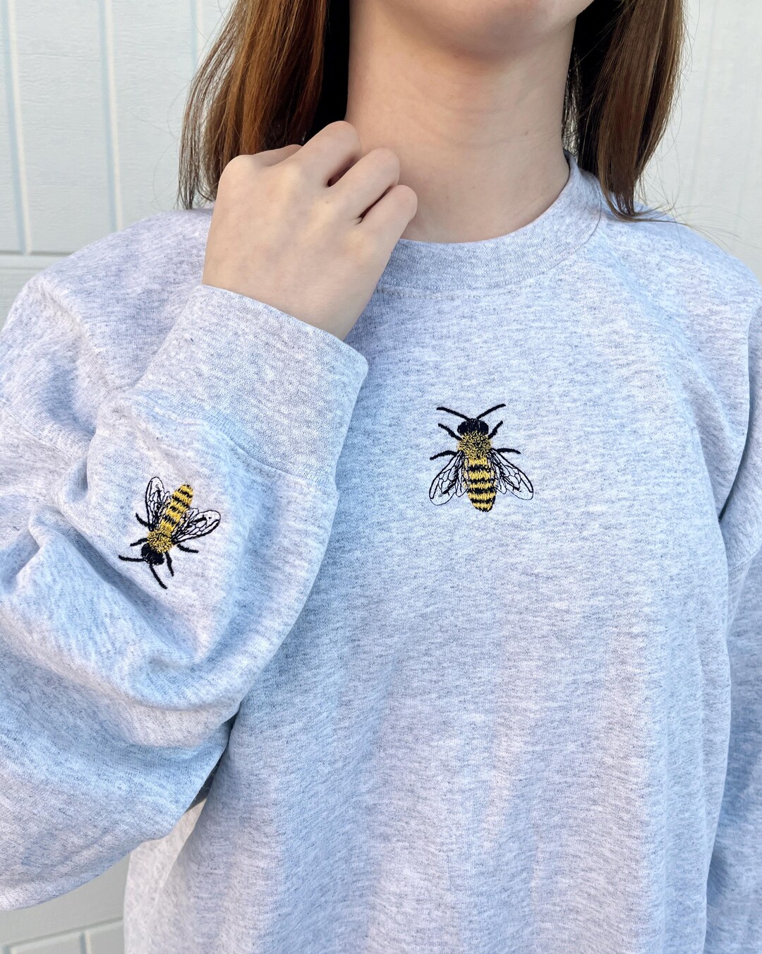Embroidered Bee Sweatshirt, Honey Bee, Bumblebee, Trendy Crewneck, Bee ...