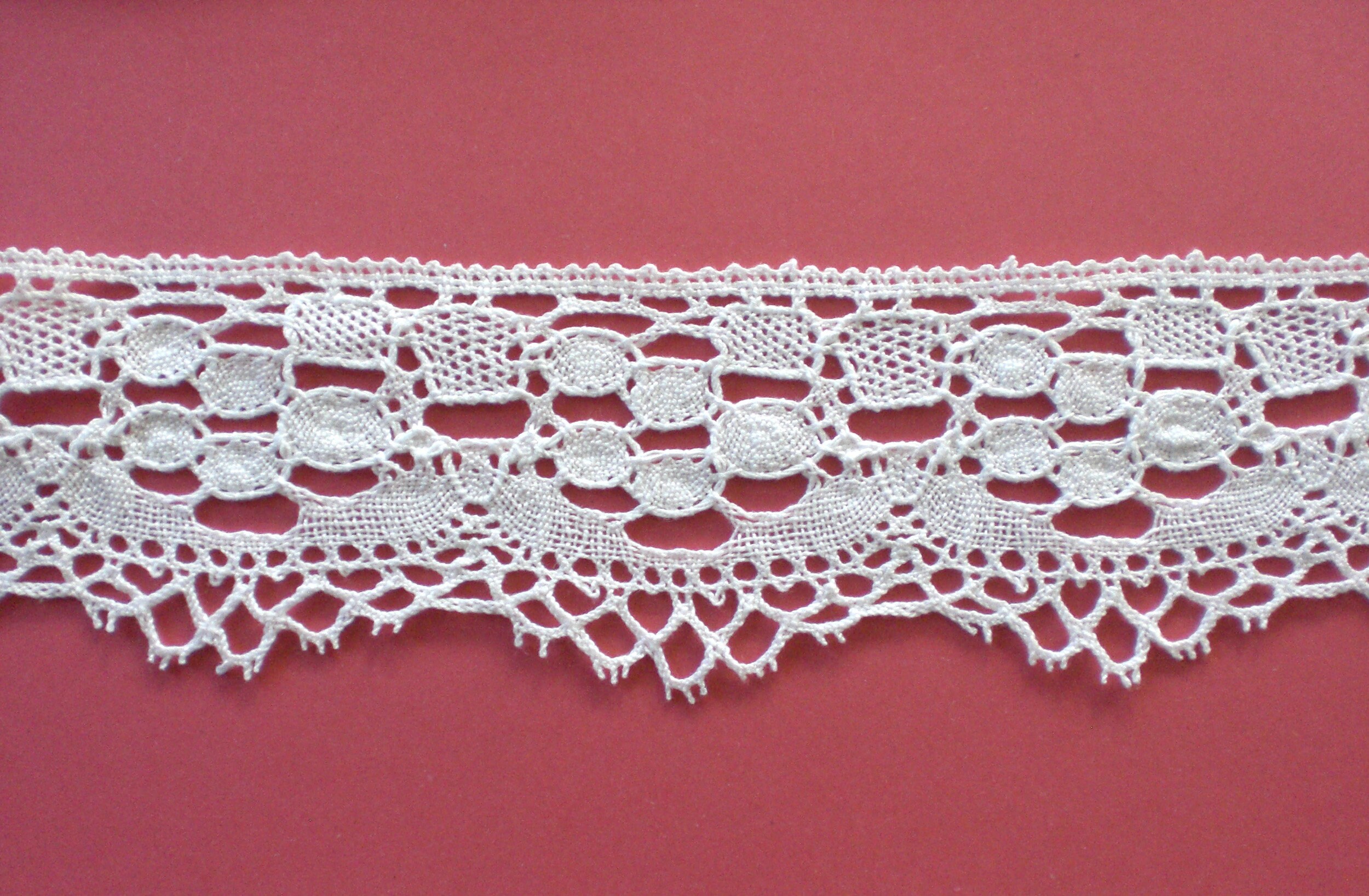 White Cotton Lace 2 Remnants a Total of 7 M Vintage Lace Cotton Border ...