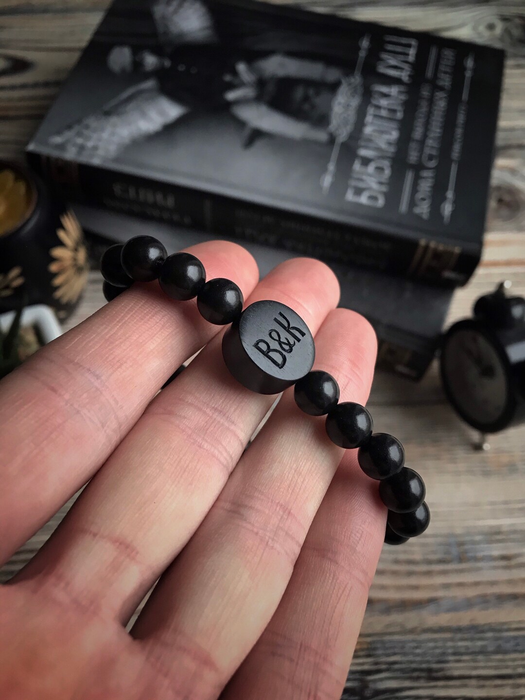 Bracelet initial, Bracelet lettre personnalisée, Bracelet personnalisable, Bracelet perles en ...