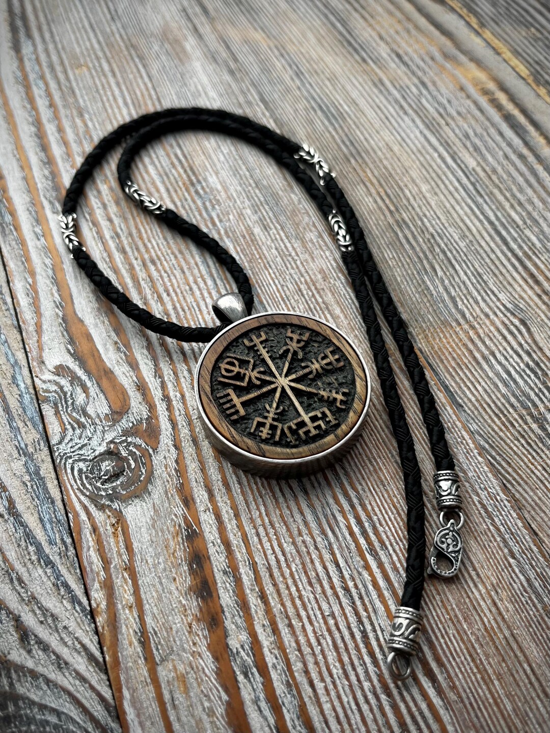 Collar Vegvisir, colgante de brújula vikinga de madera de fresno y ...