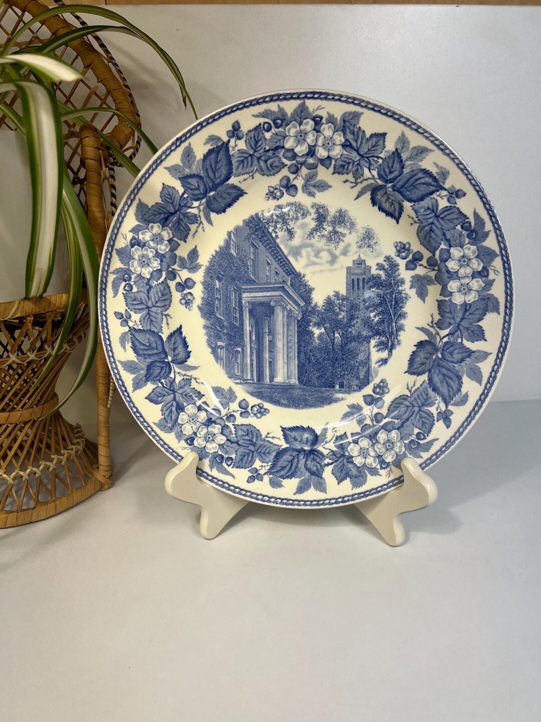Wedgwood Tufts College 1948 Ballou Hall Blue and White Dinner Plate ...