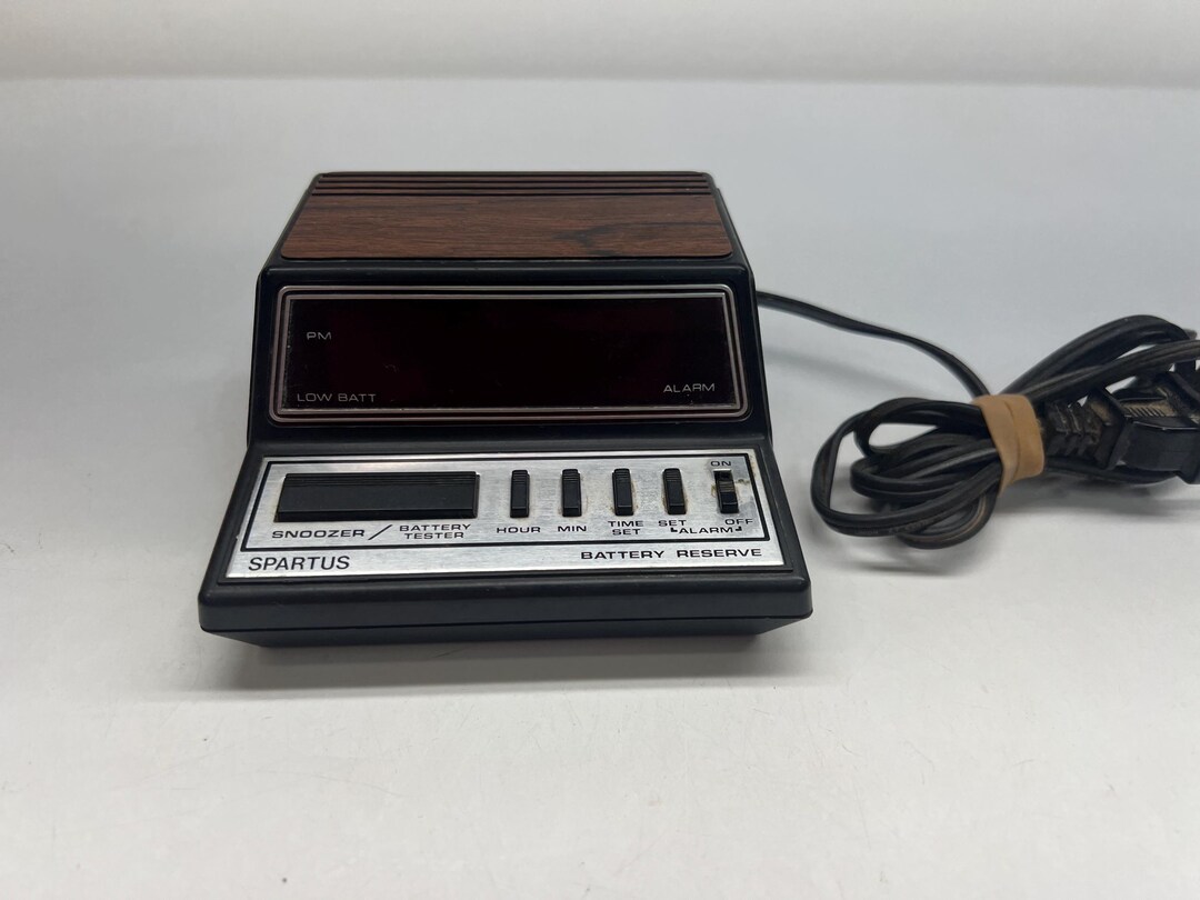 Vintage Spartus Neptune LED Alarm Clock Model 1104 Classic Woodgrain ...