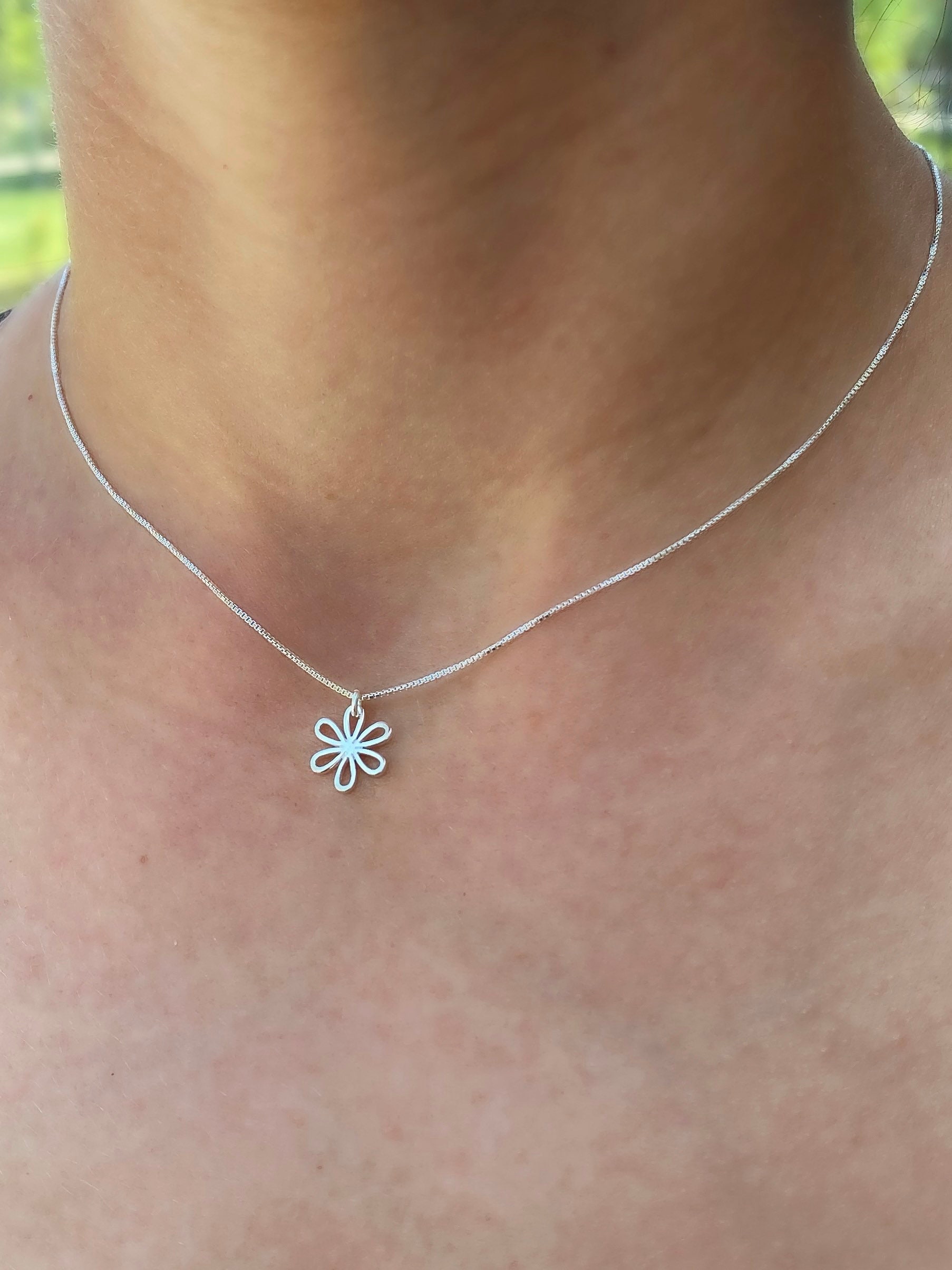 Tiny Daisy Flower Necklace Flower Necklace Daisy Necklace | Etsy