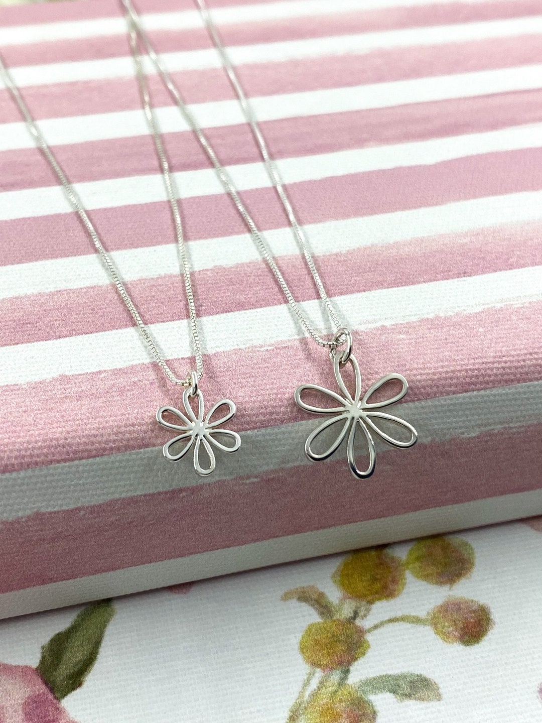 Tiny Daisy Flower Necklace - Flower Necklace, Daisy Necklace, Silver ...