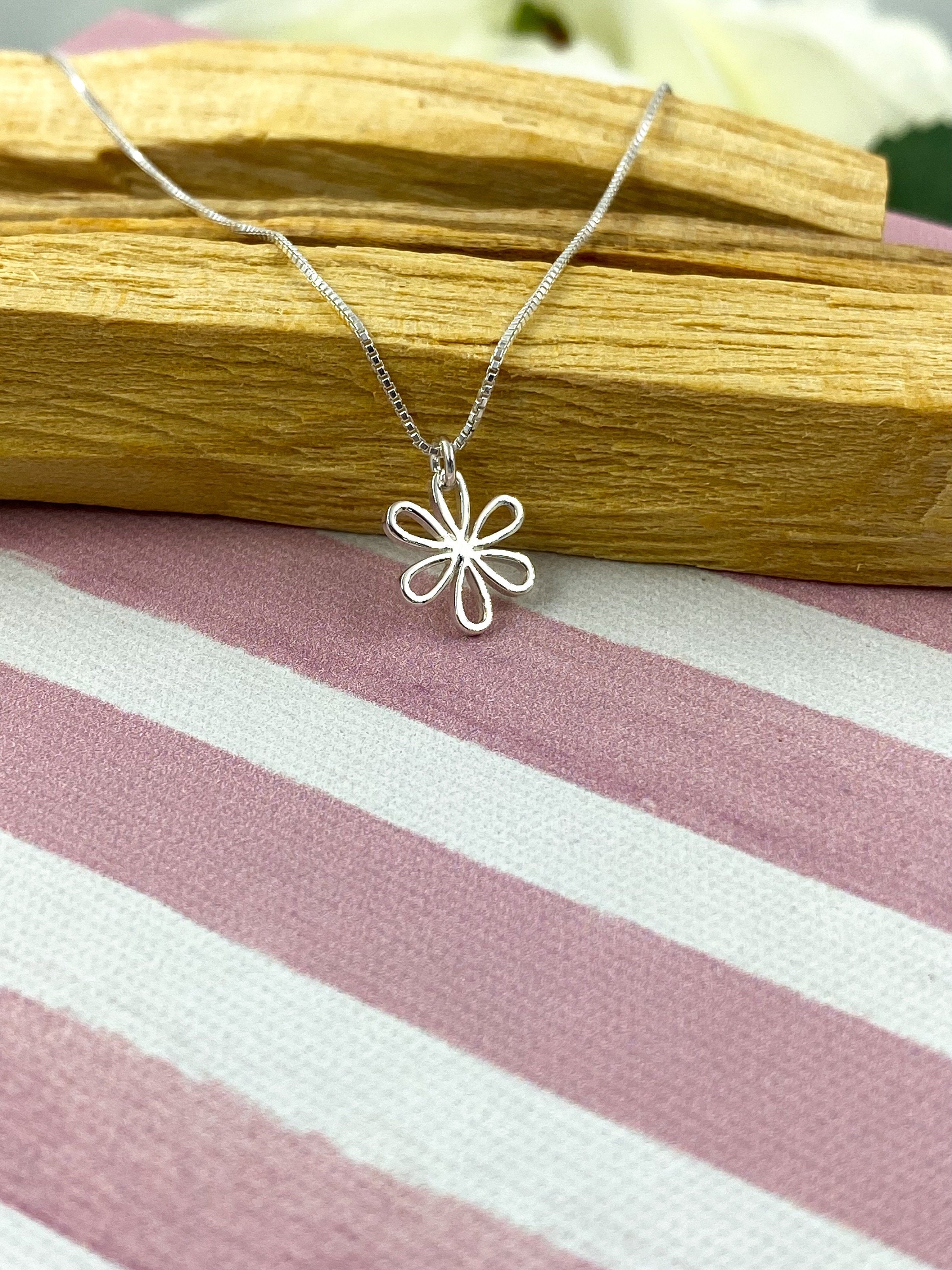 Tiny Daisy Flower Necklace Flower Necklace Daisy Necklace | Etsy