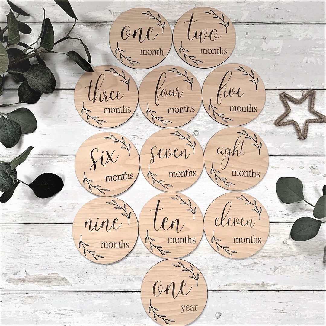 Baby Milestone Discs / Plaques Wooden Month 1 12 Memories 1st Year ...