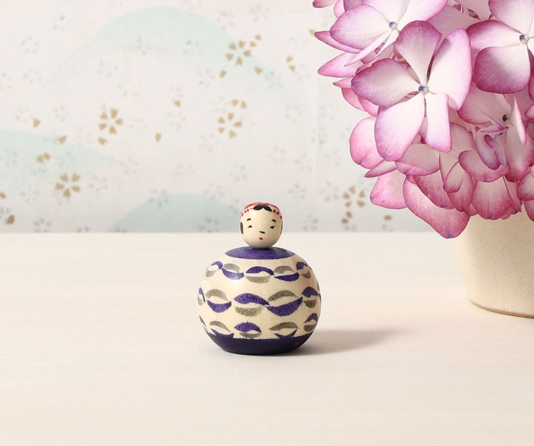 Ejiko Kokeshi Doll, by Yoshimi KOYAMA 小山芳美, 4cm / 1.57inch in Heigh ...