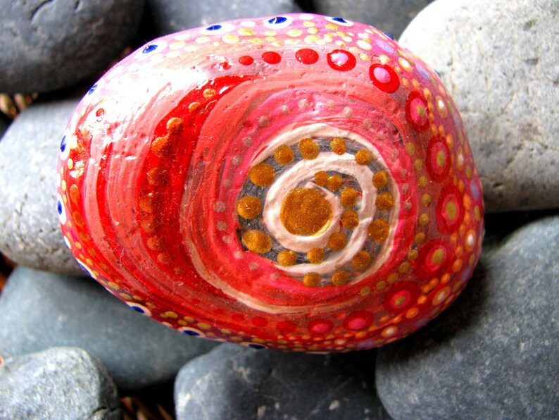 Pierre magique, pierre chanceuse, pierre peinte - Etsy France