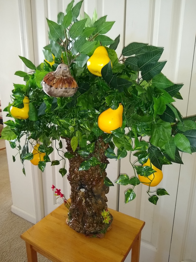 Partridge in a Pear Tree. Christmas Centerpiece Folk Art. Christmas ...