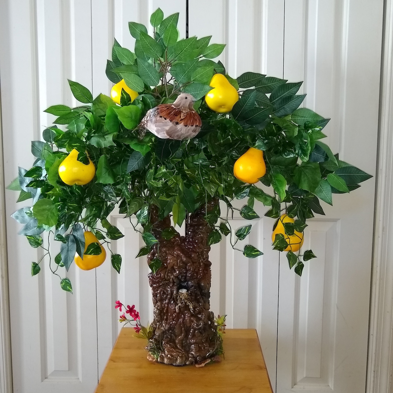 Partridge in a Pear Tree. Christmas Centerpiece Folk Art. Christmas ...