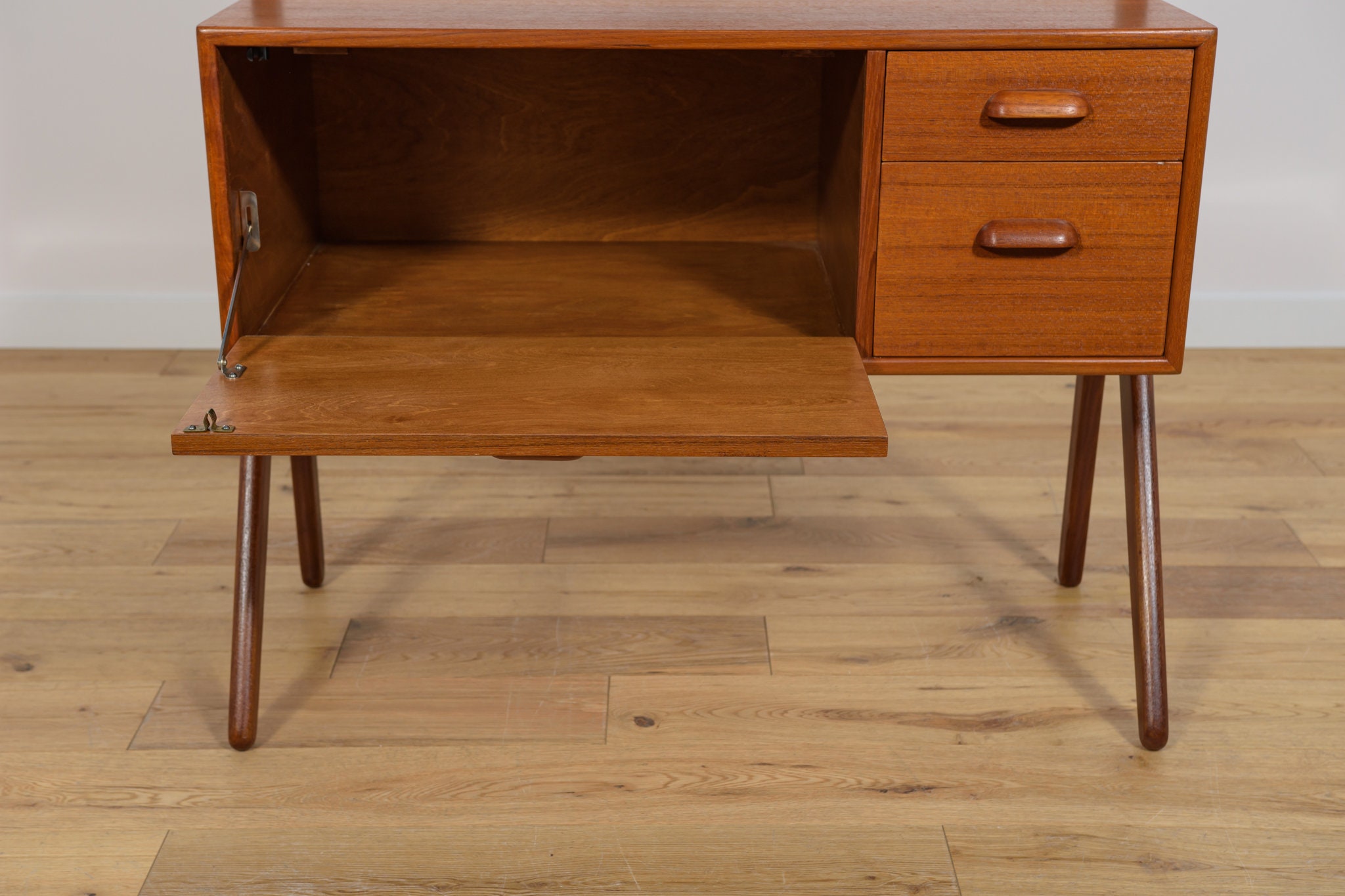 60s dressing table store