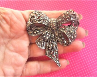 Black Bow Pin - Etsy