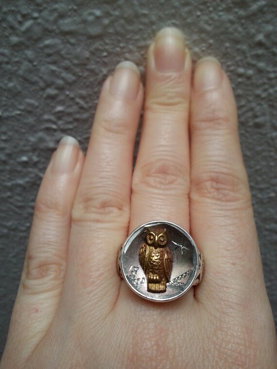 Antique Victorian button in sterling silver ring, scu… - Gem