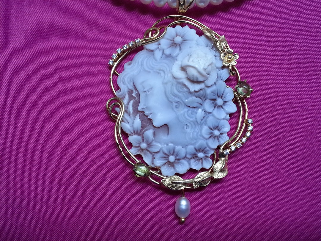 Magnificent Cameo Pendant, Hand-carved Conch Shell, Lady With Roses ...
