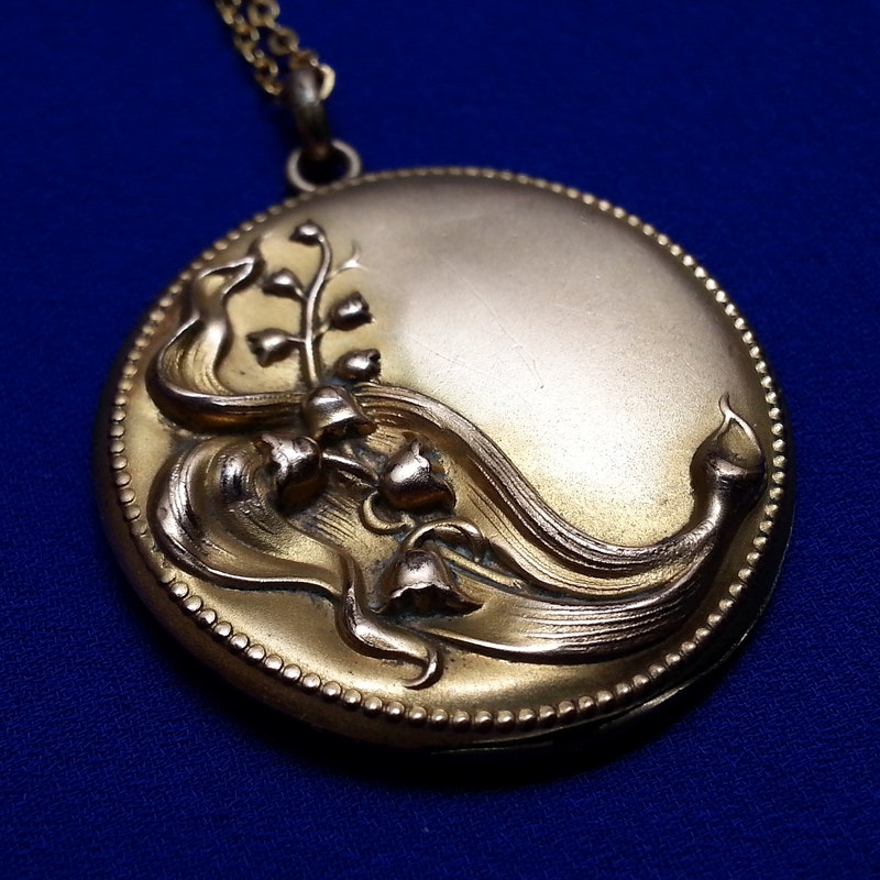 Lily Locket - Etsy
