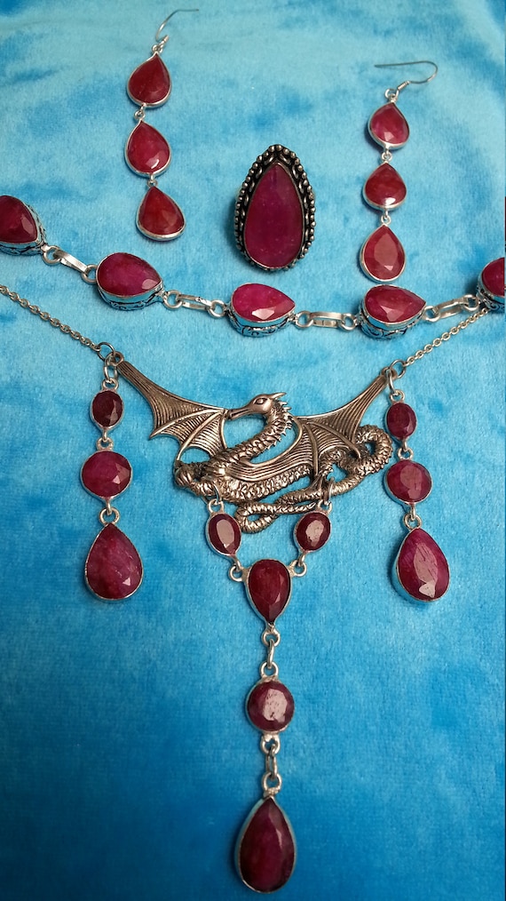 Vivid gem red ruby - Gem