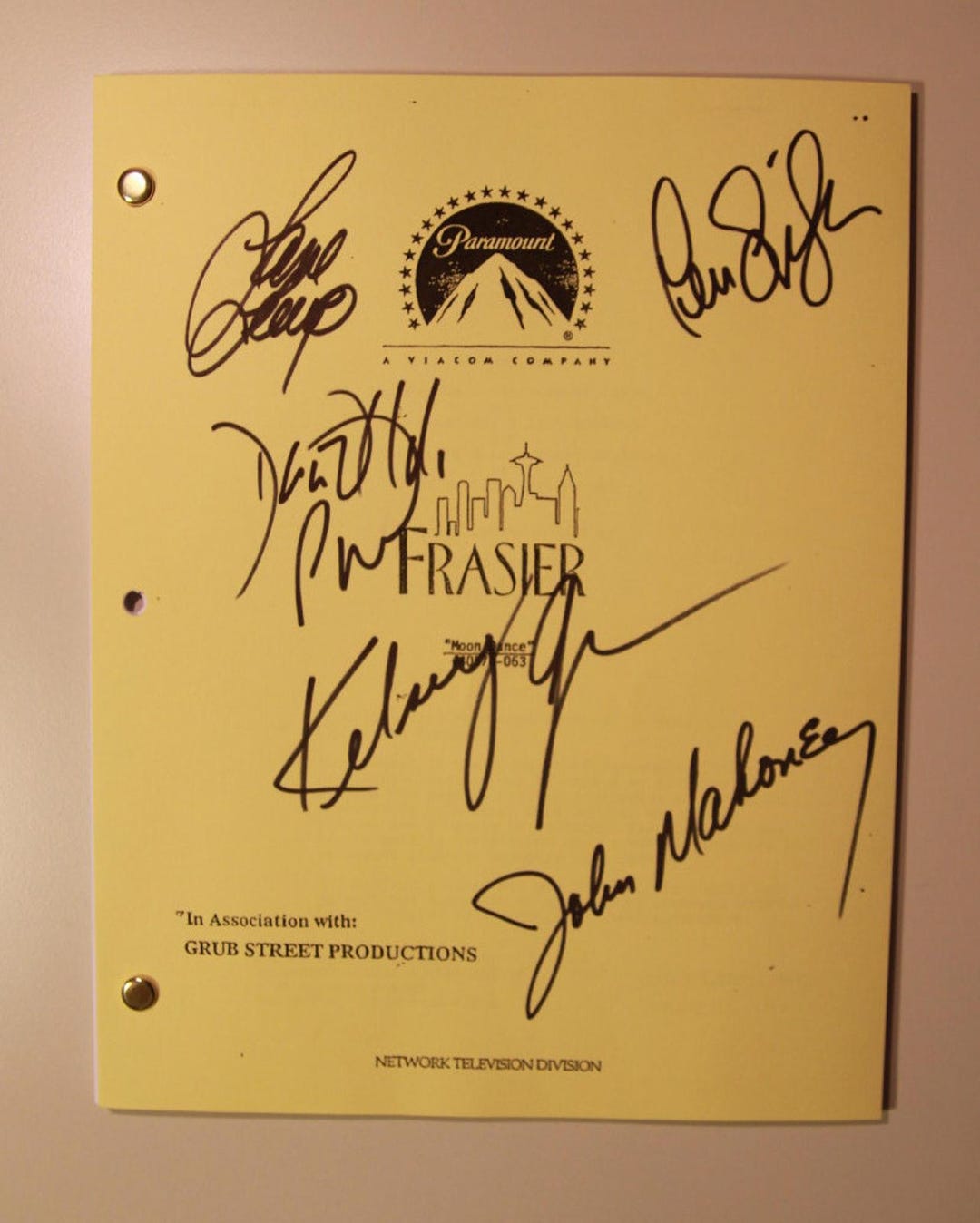Frasier Full Cast Autographed Script | Kelsey Grammer David Hyde Pierce ...