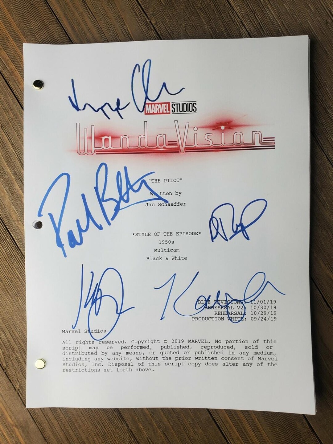 Wanda Vision Full-cast Signed Pilot Script | Marvel Elizabeth Olsen ...