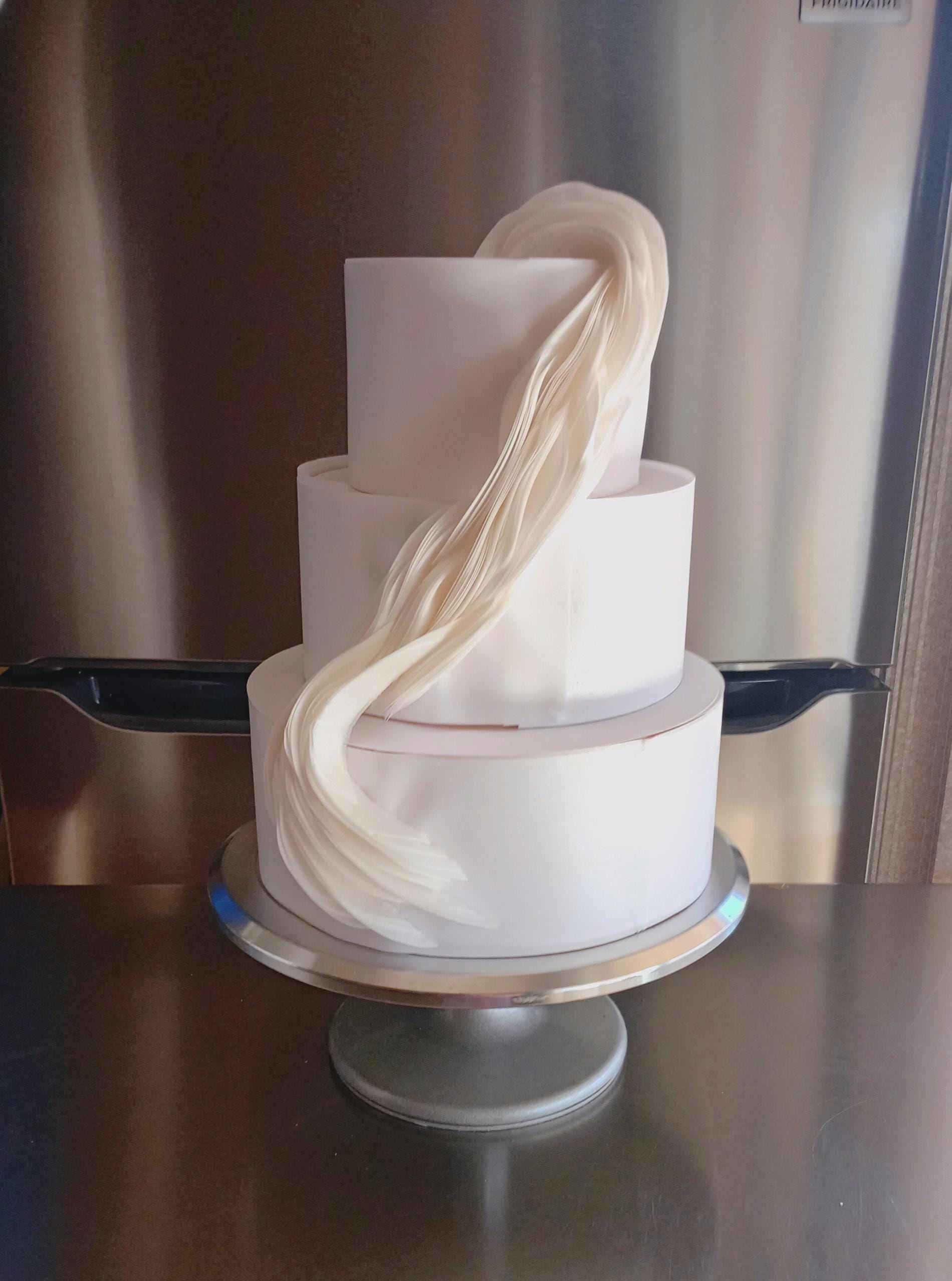Luxury Modern Wafer Paper Wave Decoration Waterfall Cascade Wedding ...
