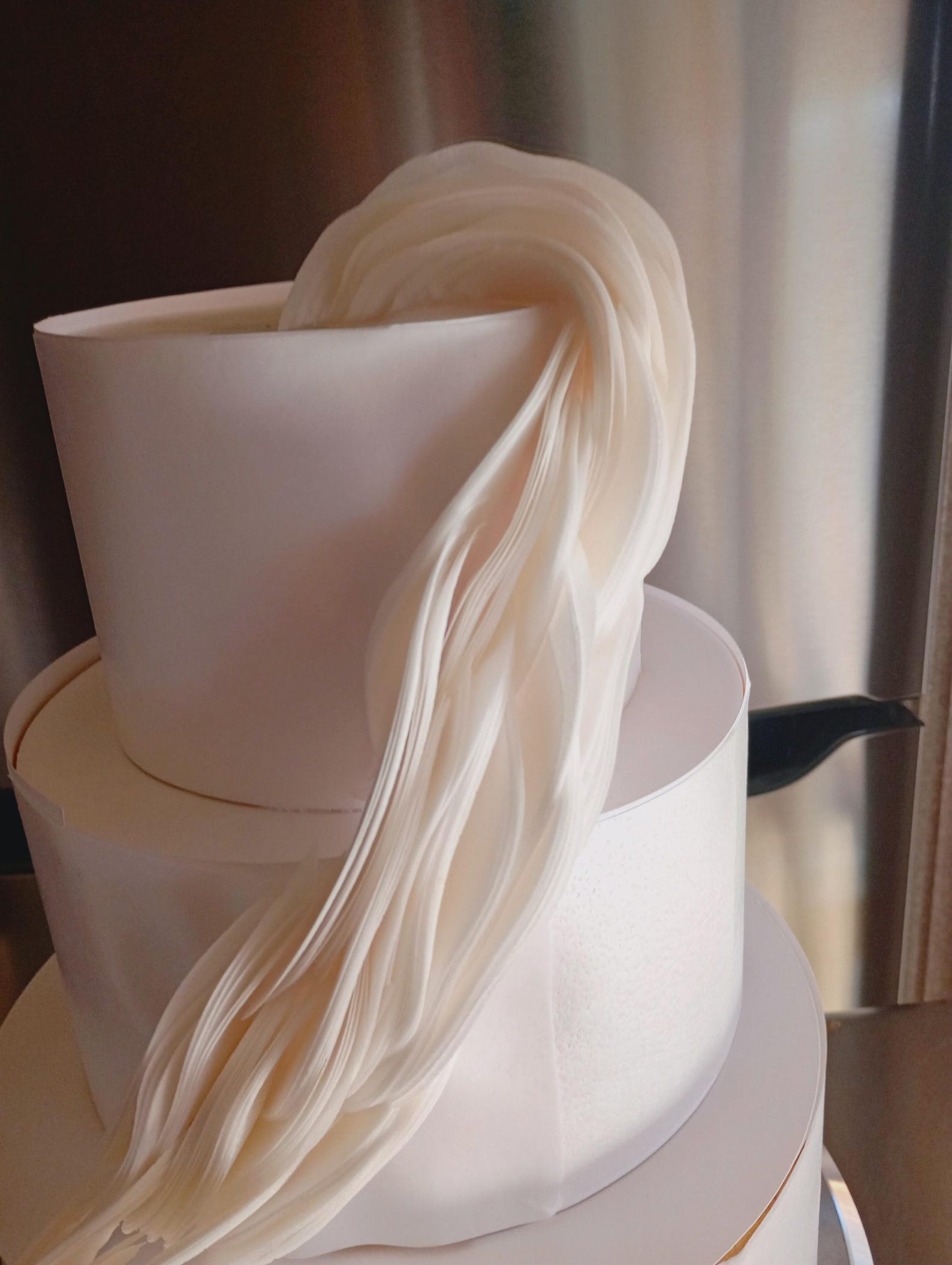 Luxury Modern Wafer Paper Wave Decoration Waterfall Cascade Wedding ...
