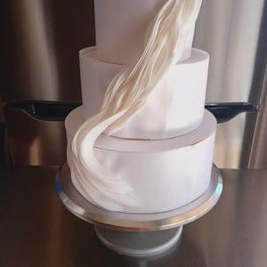 Luxury Modern Wafer Paper Wave Decoration Waterfall Cascade Wedding ...