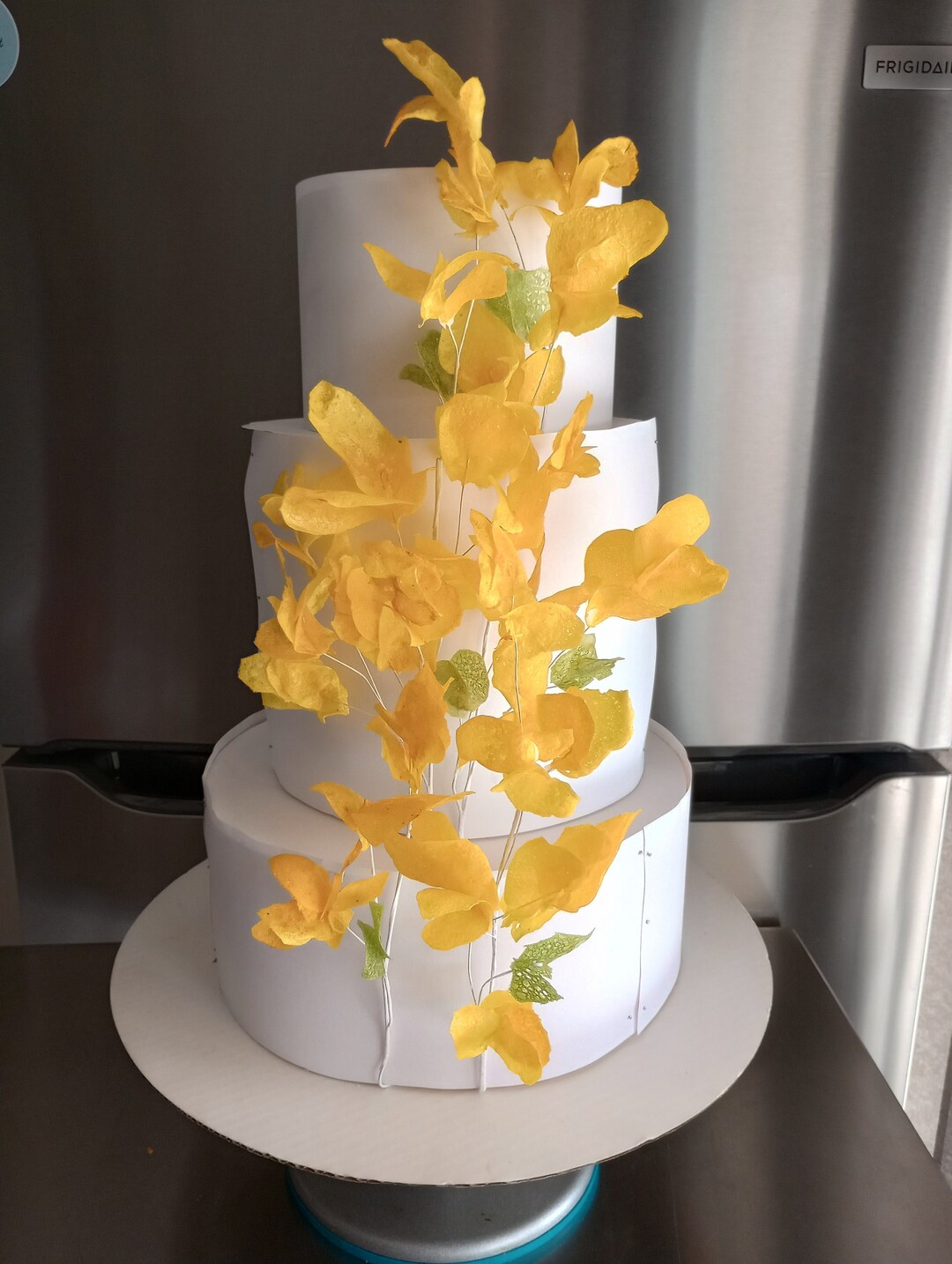 Modern Wafer Paper Wedding Cake Decoration Branch Design Cake Flowers ...
