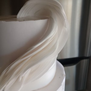 Modern Wafer Paper Decoration Waterfall Cascade Fashion Wedding Cake ...