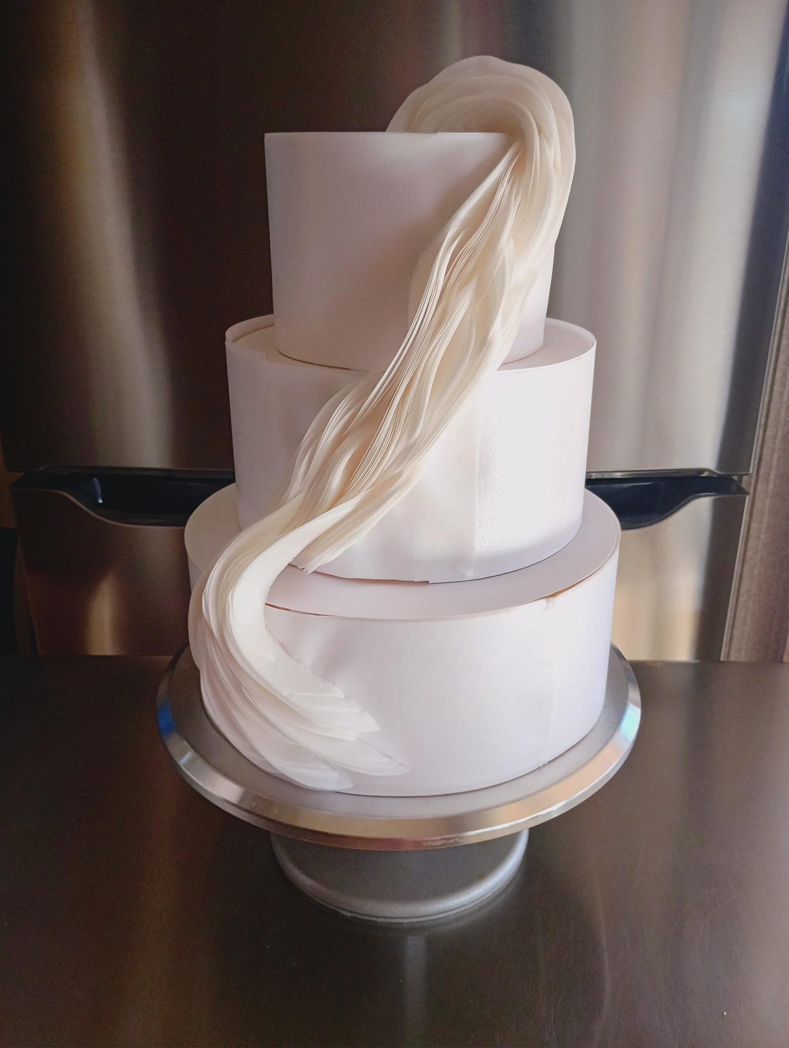 Luxury Modern Wafer Paper Wave Decoration Waterfall Cascade Wedding ...