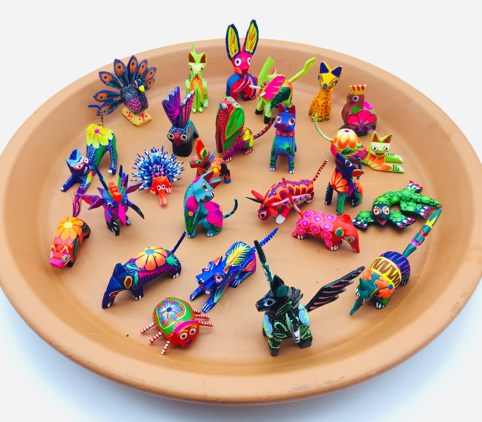 25 Mini Alebrijes Set of 25 Assorted Alebrijes Wood Carved - Etsy