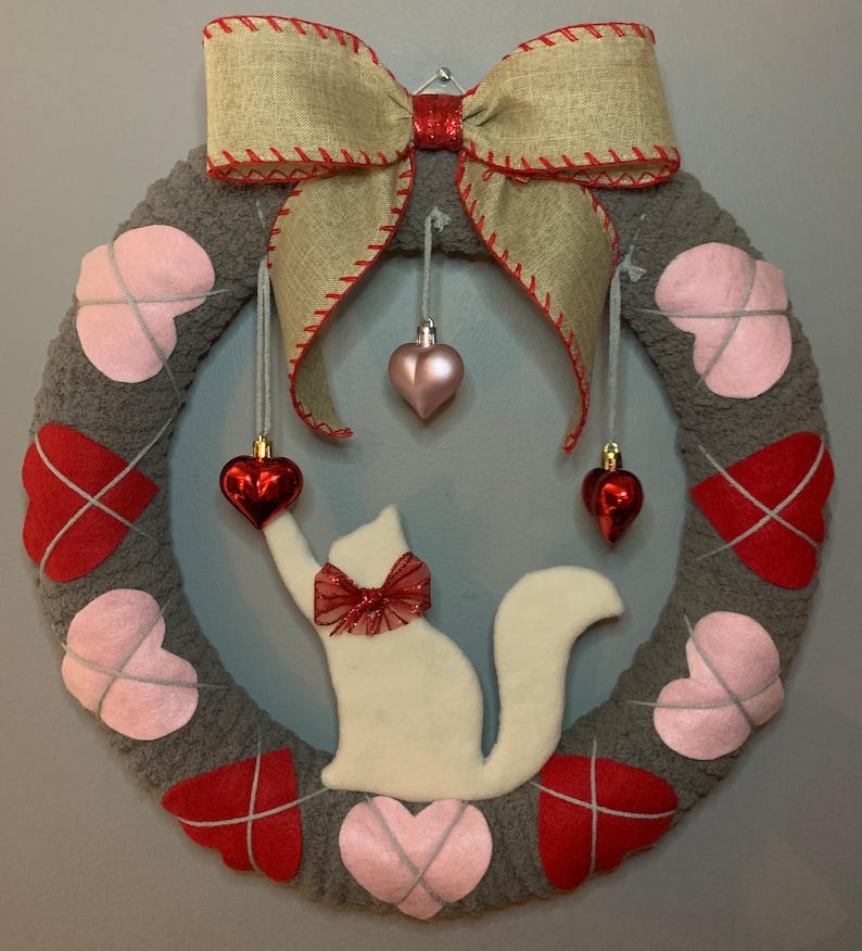 Cat Wreath. Winter Cat Wreath. Valentine Wreath. Valentine Cat - Etsy