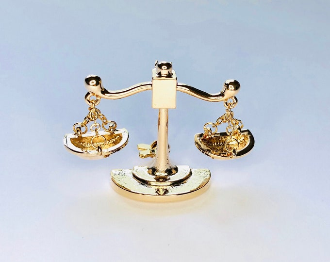 Gold-tone Scales of Justice Law Lawyer Legal Law School Graduation ...