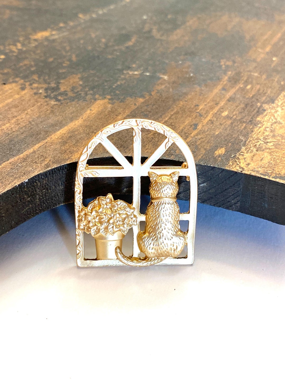 Sweet Kitty Cat Kitten Looking Out Window Brooch Lapel Pin Jewelry Cat ...