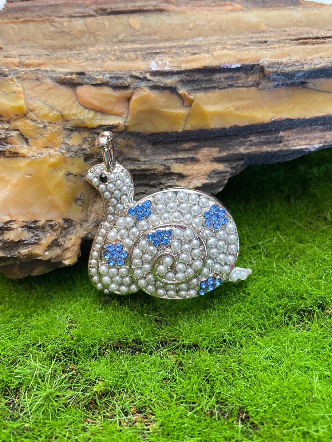Blue and White Rhinestone and Faux Pearl Cute Snail Slug Insect Lapel ...