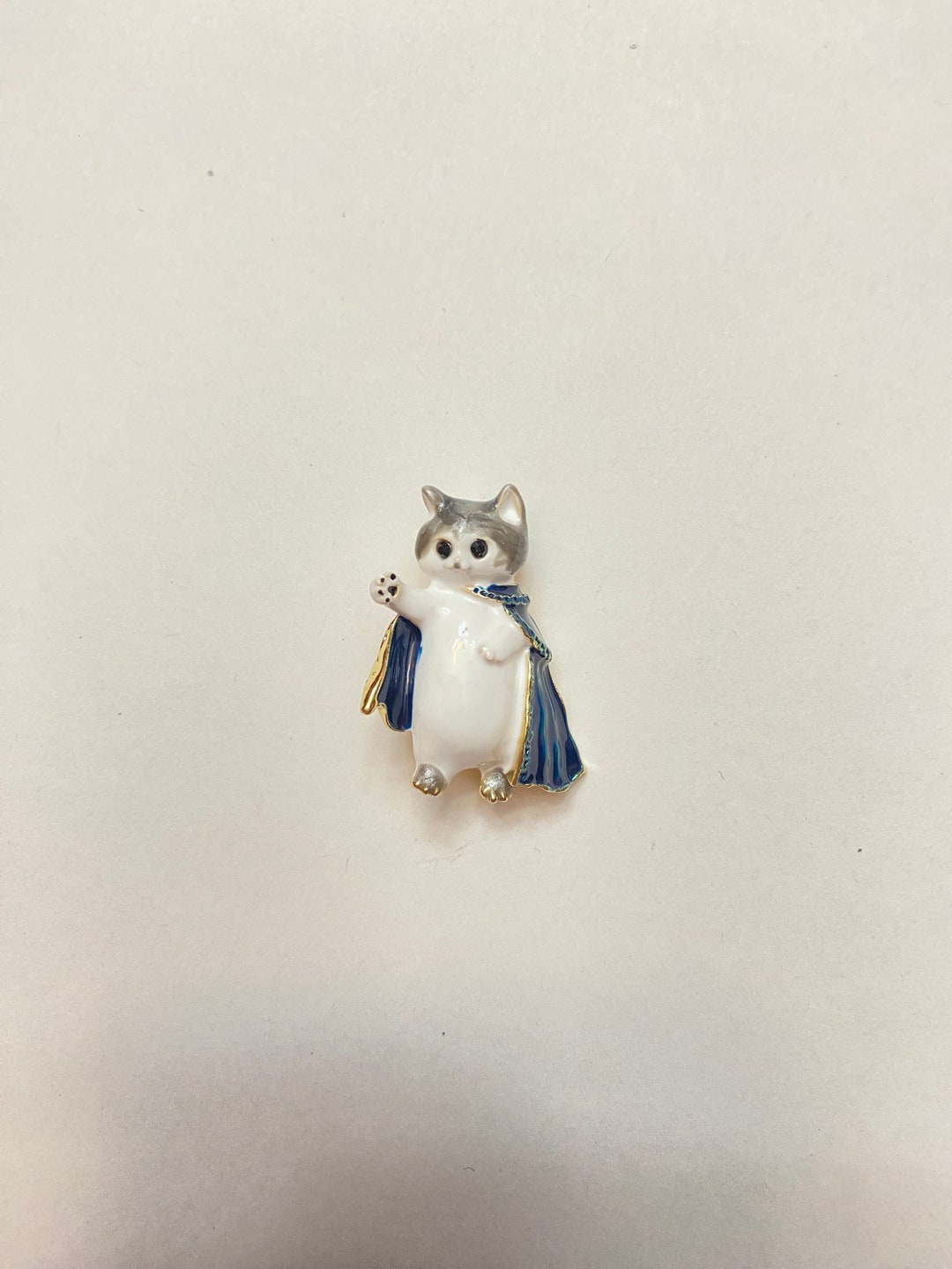 BROOCH Kitty Cat With Cape Romeo Knight Medieval Rhinestone Blue Eyes ...