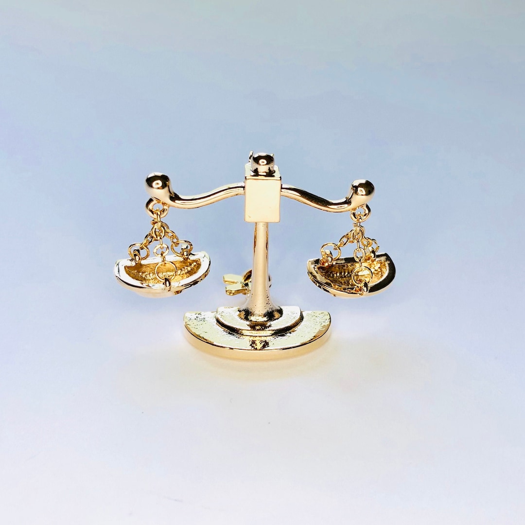 Gold-tone Scales of Justice Law Lawyer Legal Law School Graduation ...