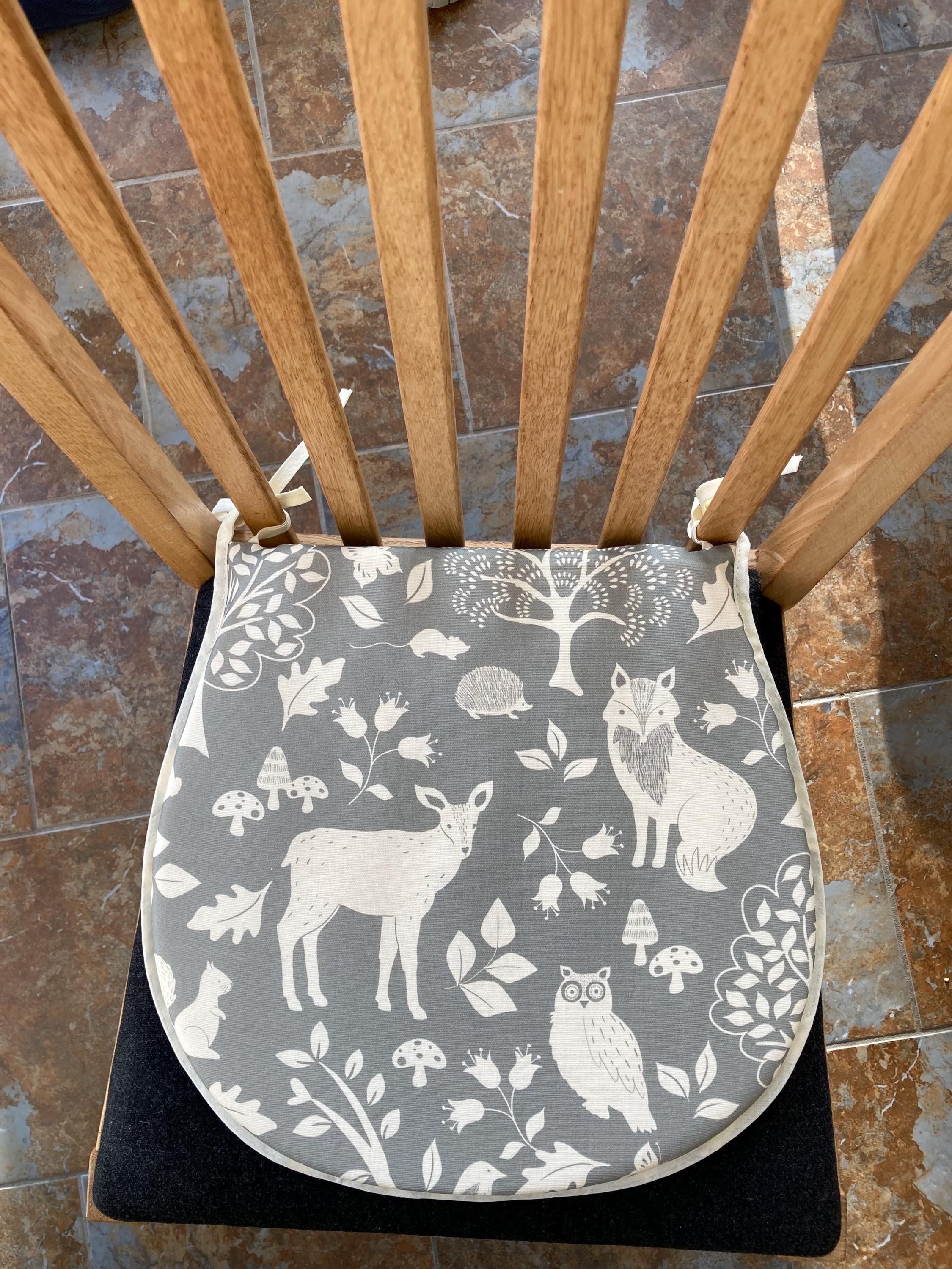 Woodland Print Chair Pads: Cotton D-shape Seat Cushions With Ties (pair ...