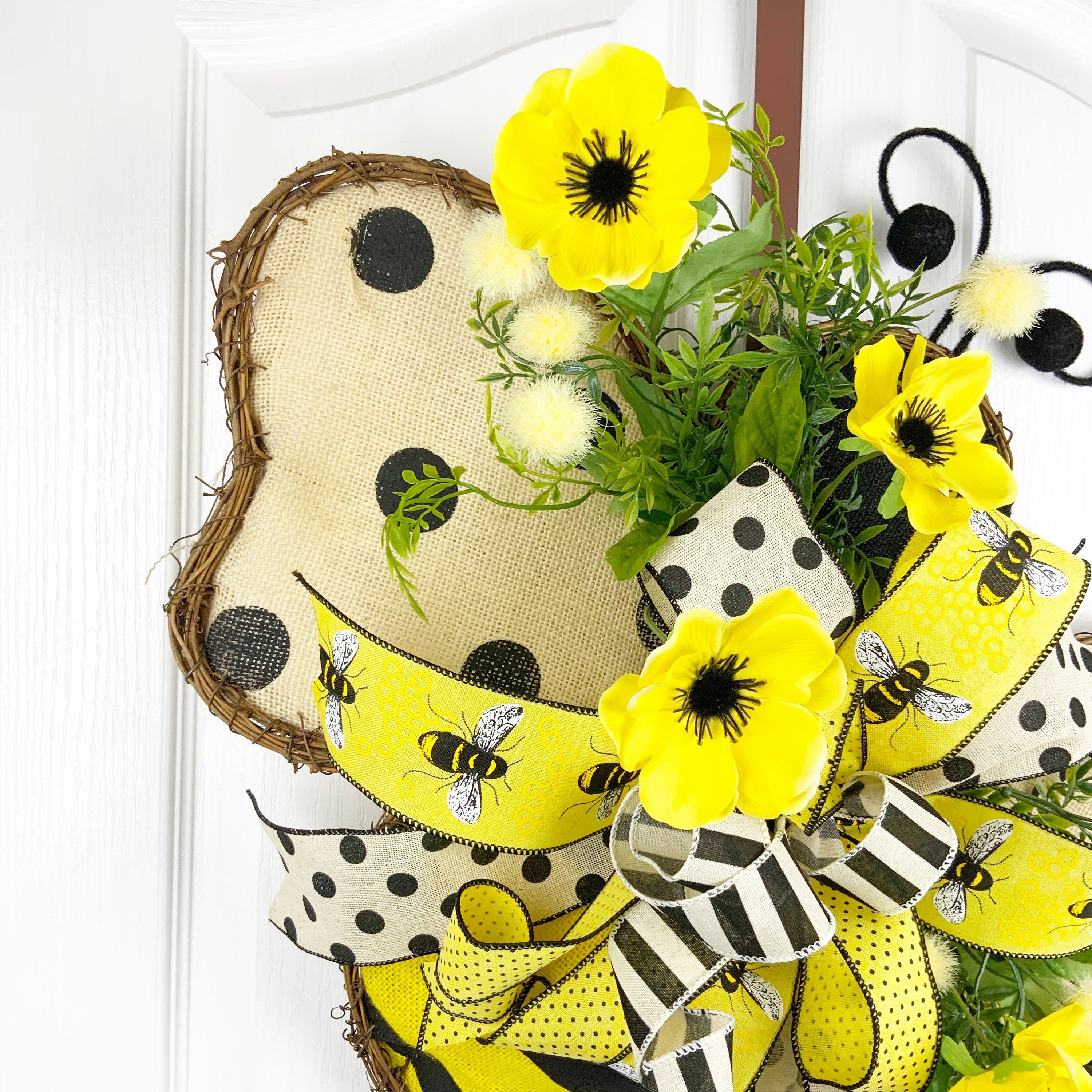 Bubble Bee Wreath. Front Door Decor. Bee wreath. Spring | Etsy