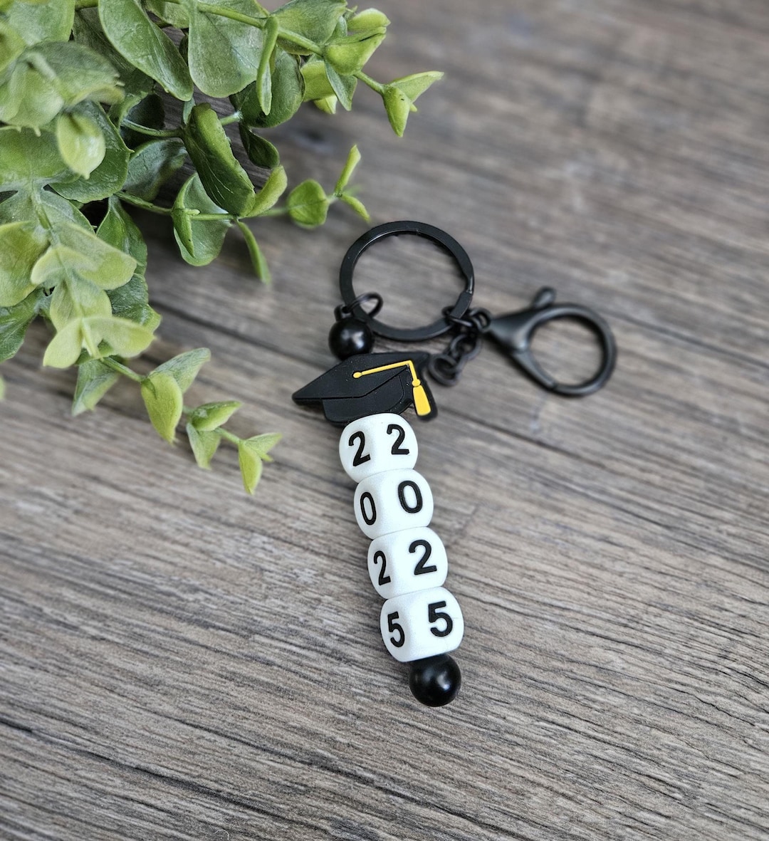 Silicone Bead Graduation Keychain, 2025 Grad Keyring, Grad Hat Keychain ...