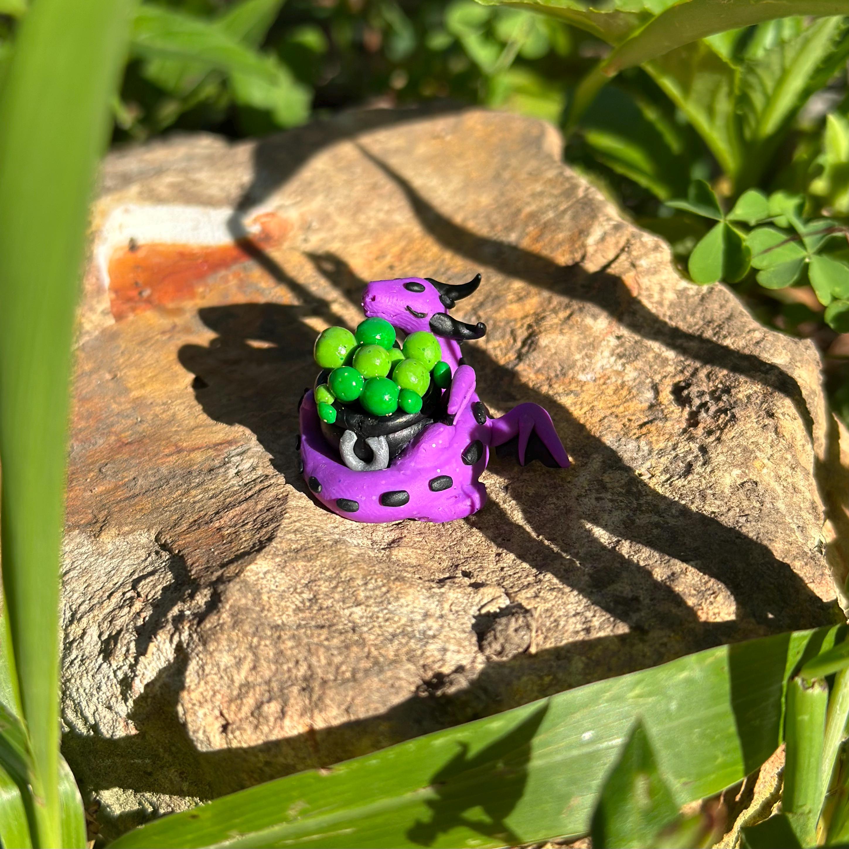 Mini Bubbling Cauldron Dragon - Etsy