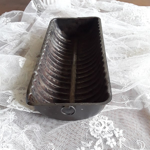 Victorian Cake Tin - Etsy